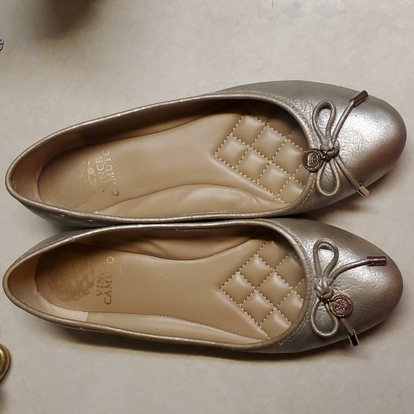 Vince Camuto | Shoes | Vince Camuto Soft Leather Gold Ballet Flats Sz 7 ...